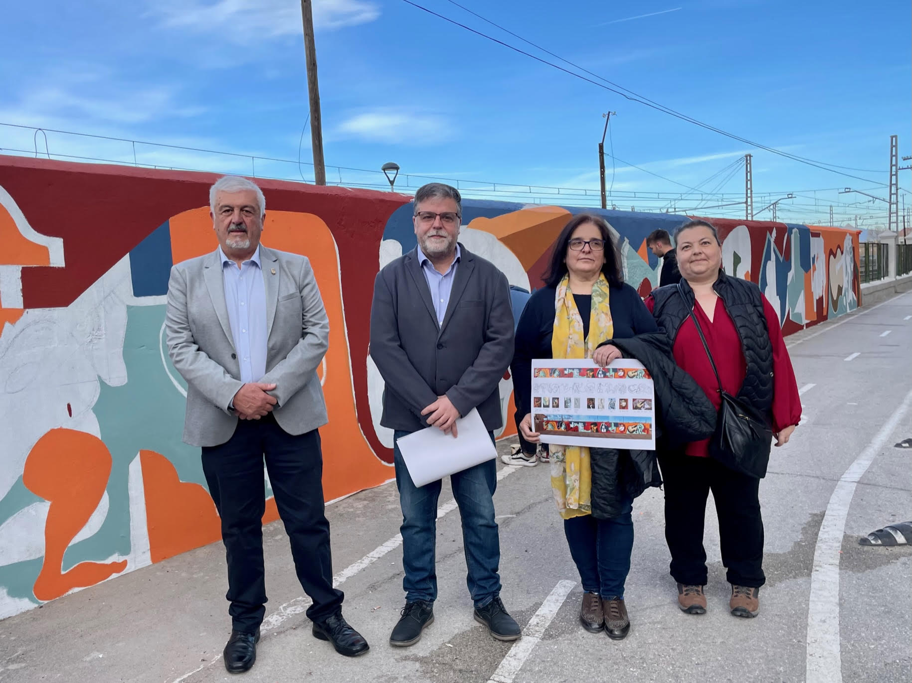 Villena pinta un mural en honor a Juan Gris en la calle que lleva su ...