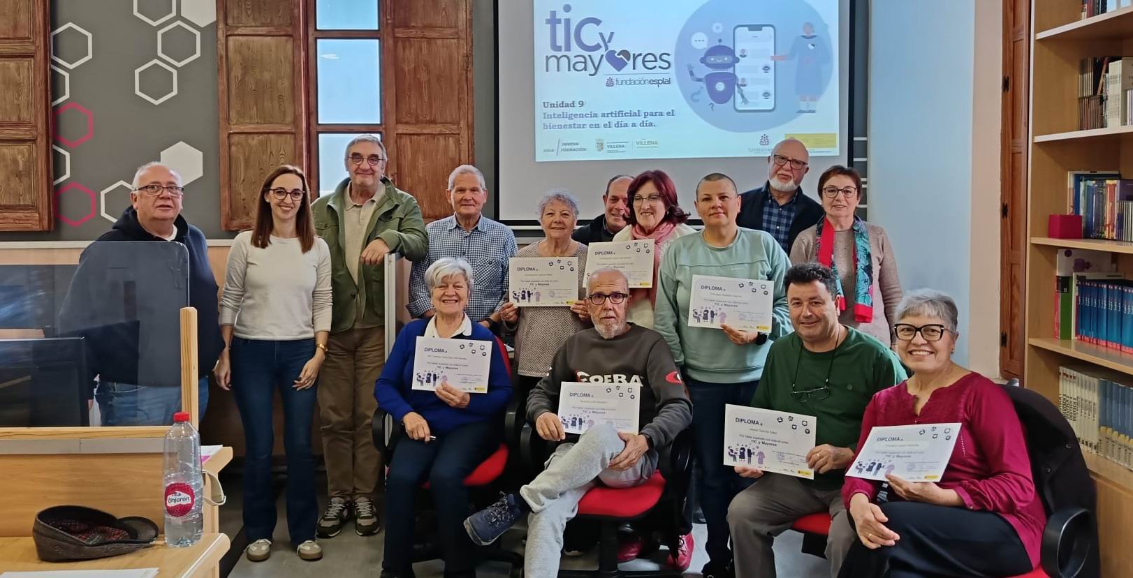 Finaliza el curso ‘TIC y Mayores’ con 15 alumnos mayores de 60 años - El Periódico de Villena