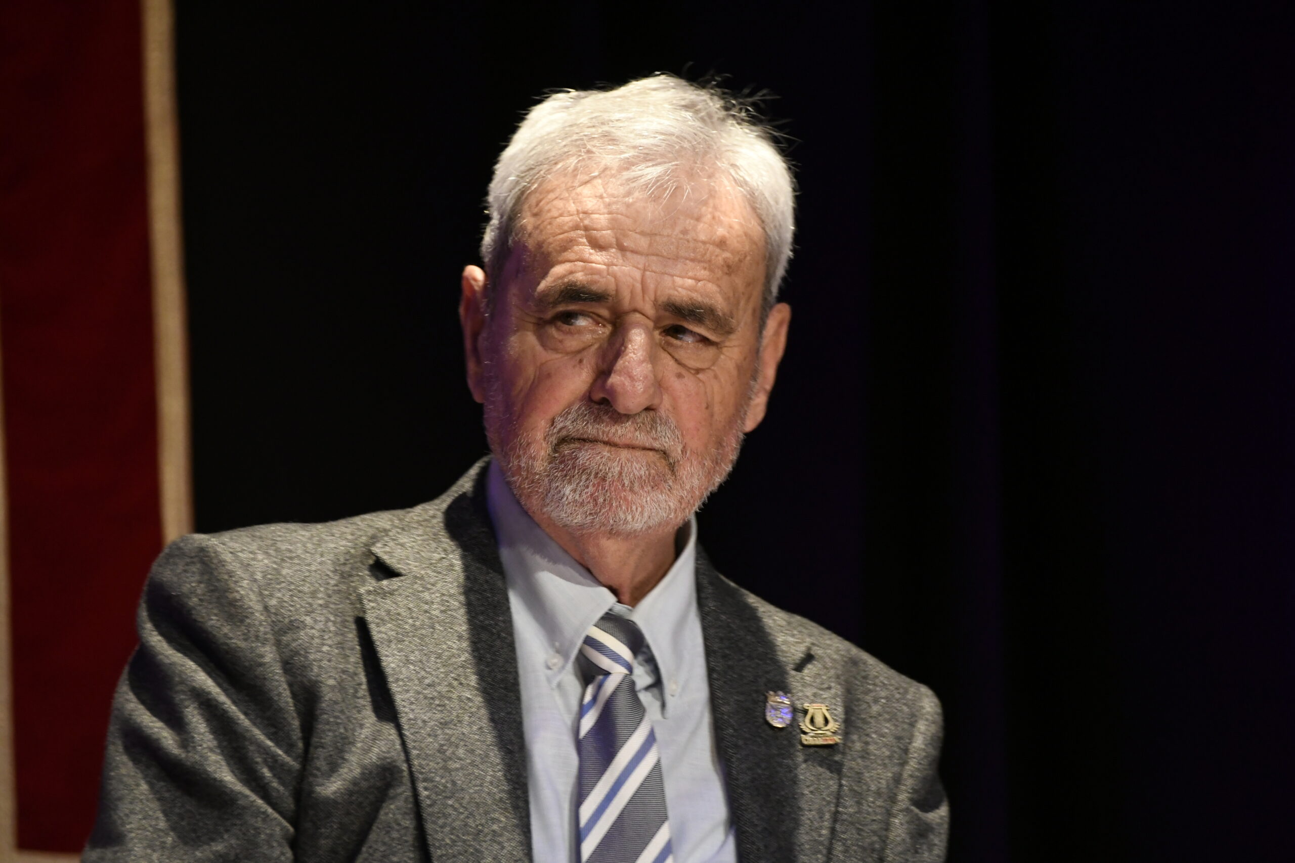 Presentación del poemario “A corazón abierto”, de Eleuterio Gandía - El ...