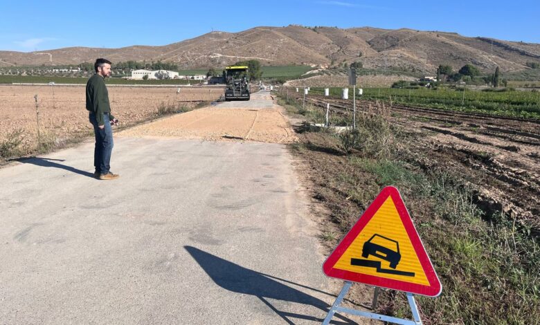 Comienzan las obras de mejora del camino de La Garita - El Periódico de Villena